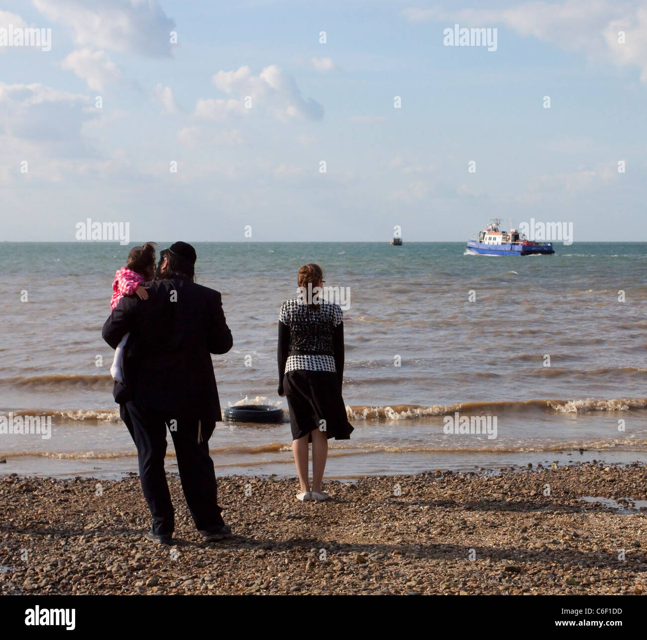 Jewish family on the beach hi-res stock photography and images - Alamy