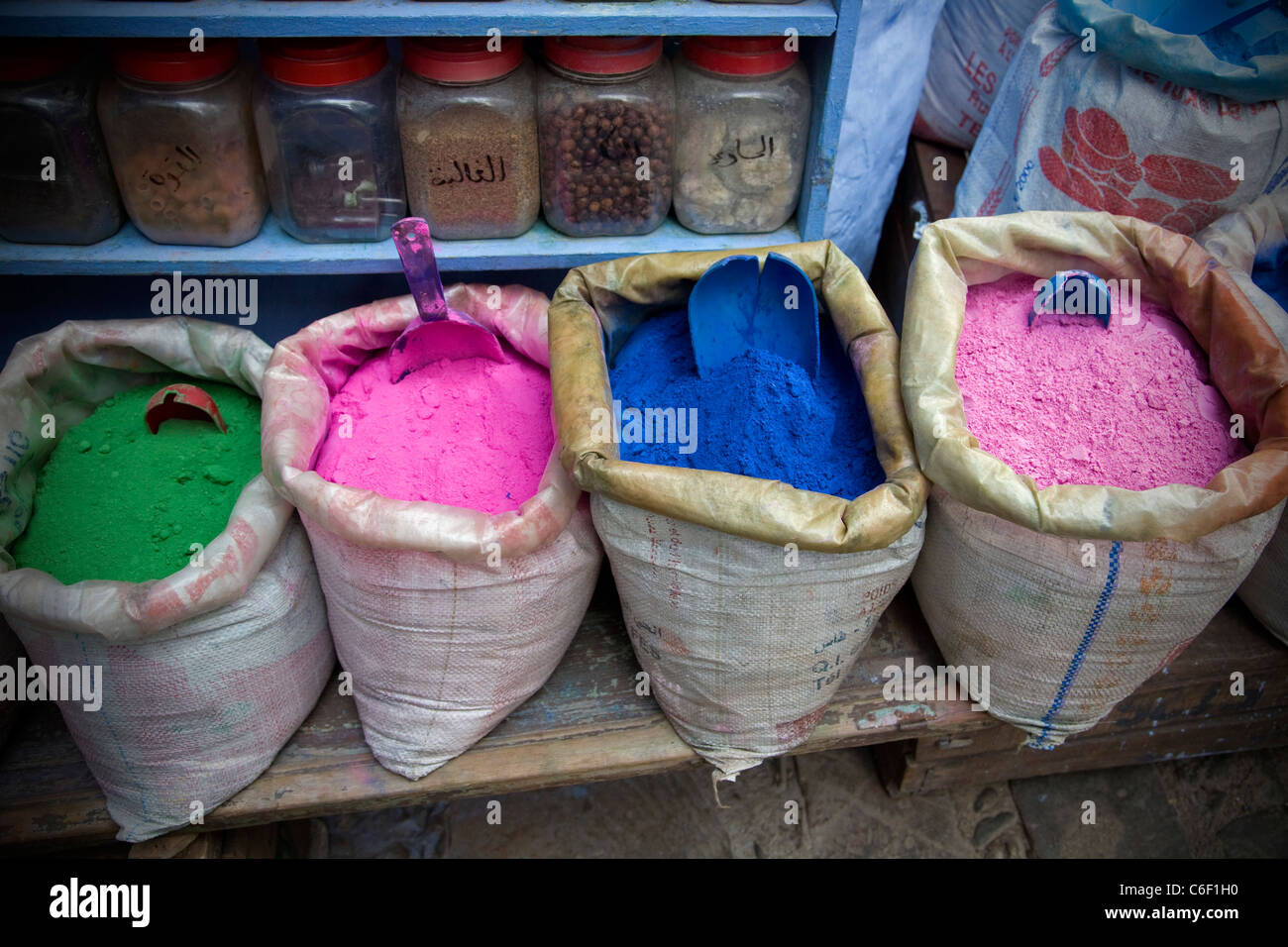 Powdered paint hi-res stock photography and images - Alamy