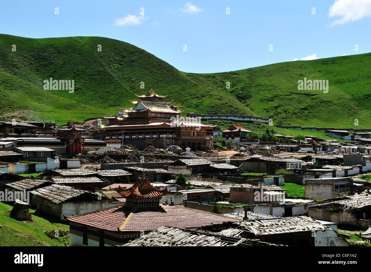 A Tibetan Buddhist temple in a village. Sichuan, China Stock Photo - Alamy