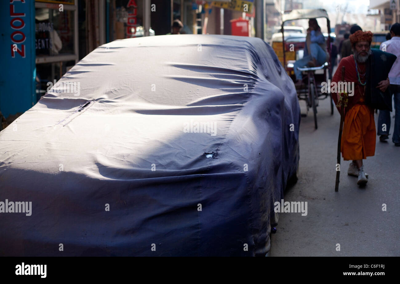 Dust sheet car hi-res stock photography and images - Alamy