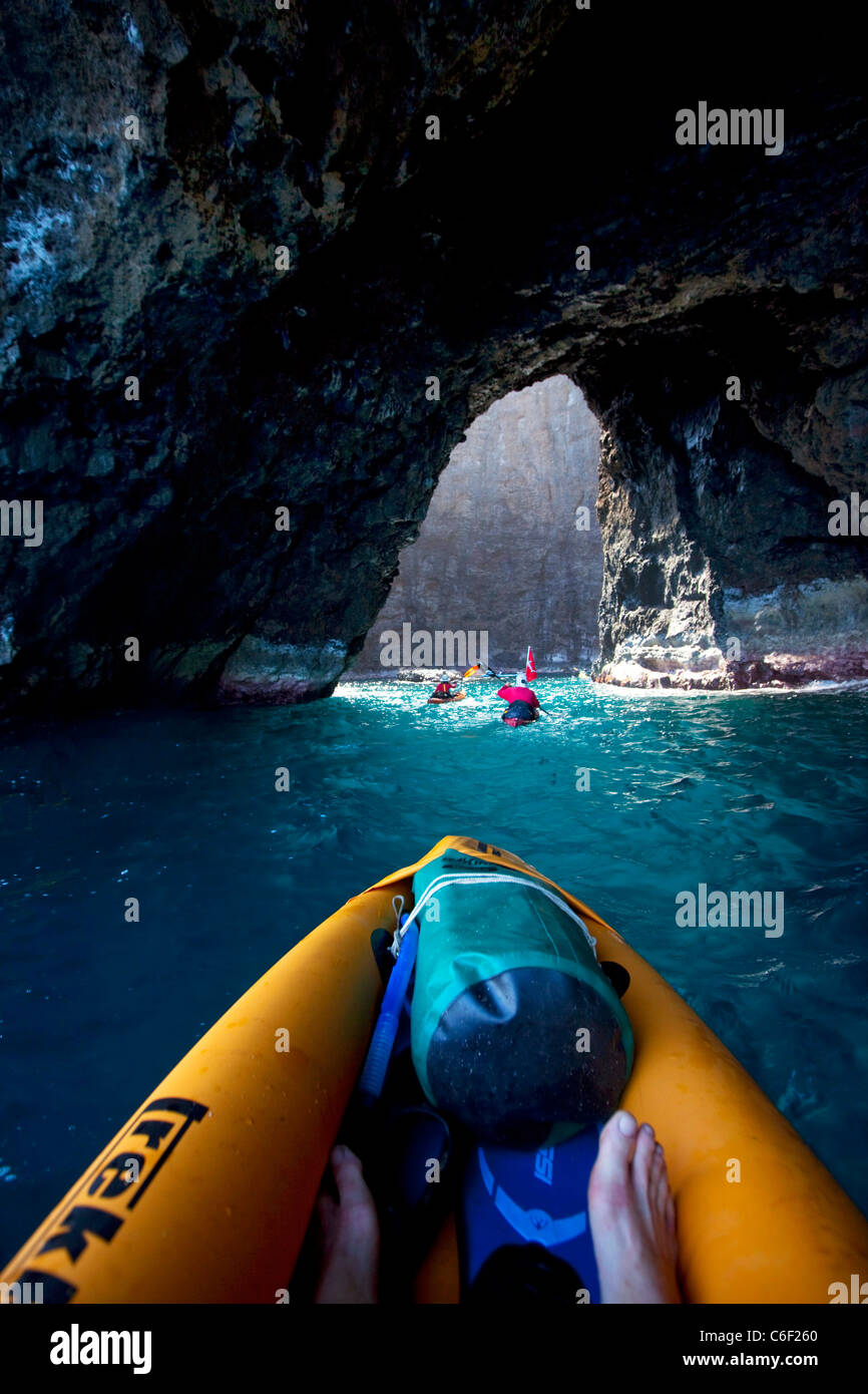 Kayak sea arch hi-res stock photography and images - Alamy