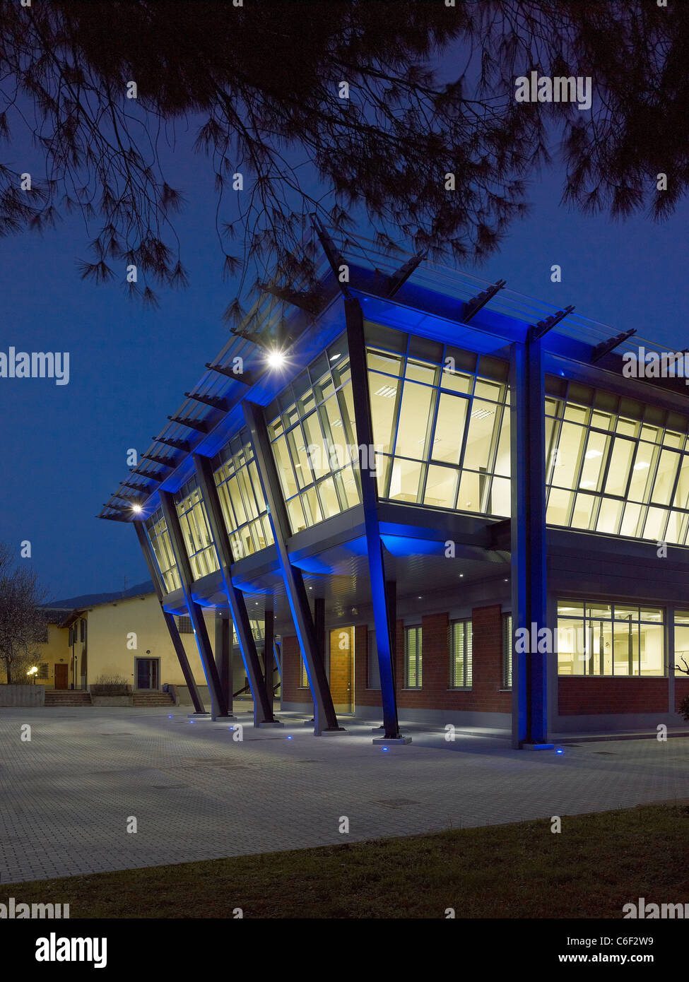 Exterior view of a technological factory Stock Photo - Alamy