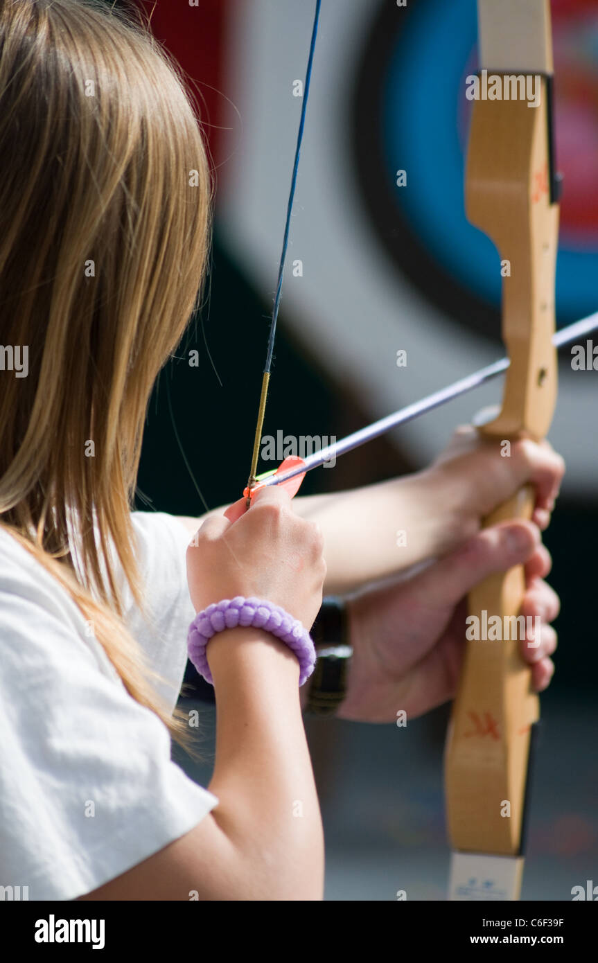 Beginner bow hi-res stock photography and images - Alamy