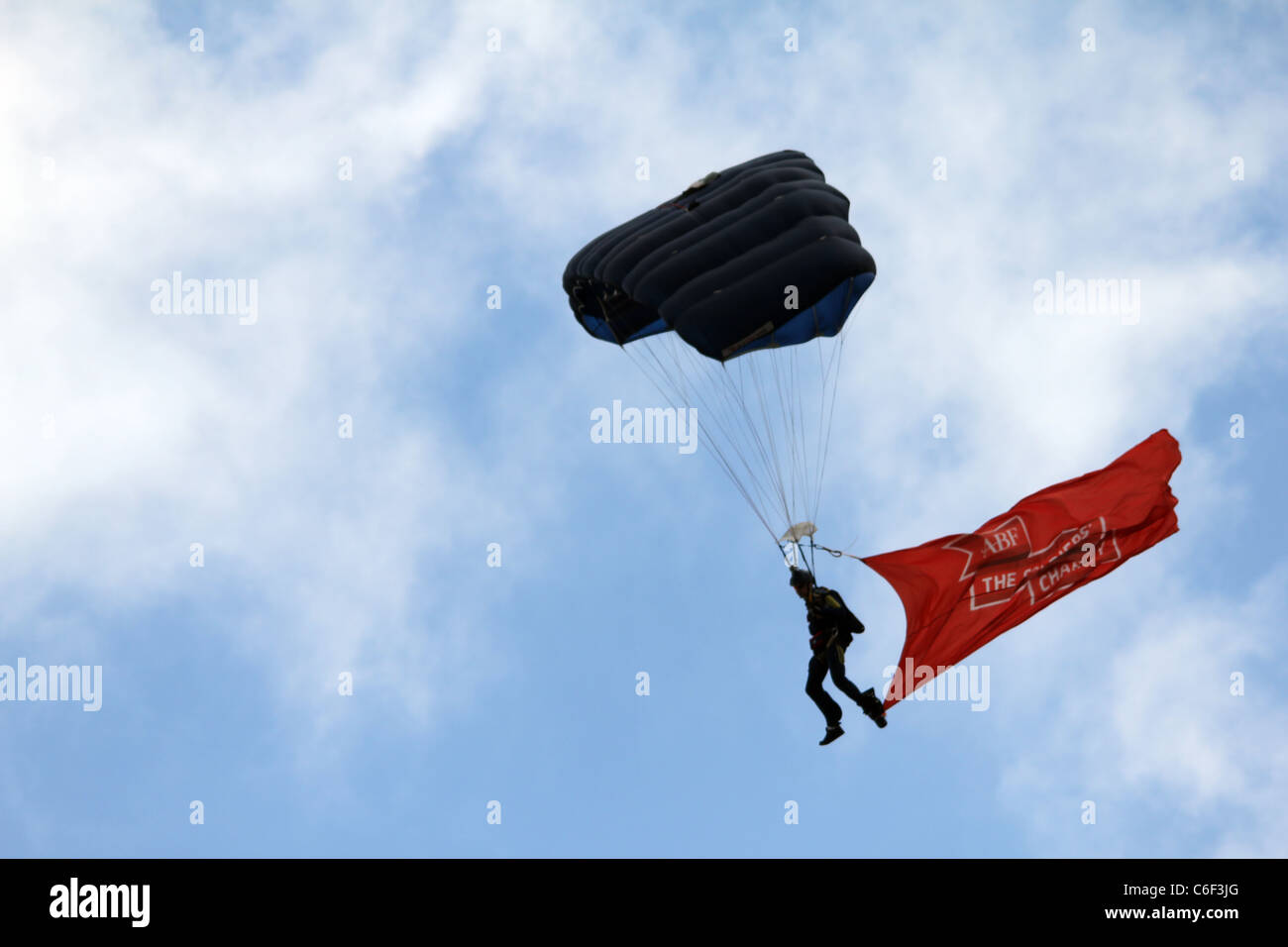 Parachute team member hi-res stock photography and images - Alamy