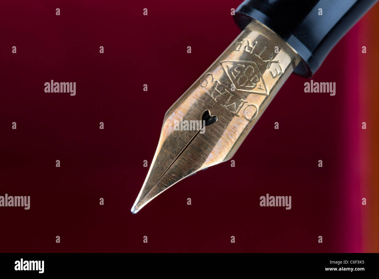 Gold nib hi-res stock photography and images - Alamy