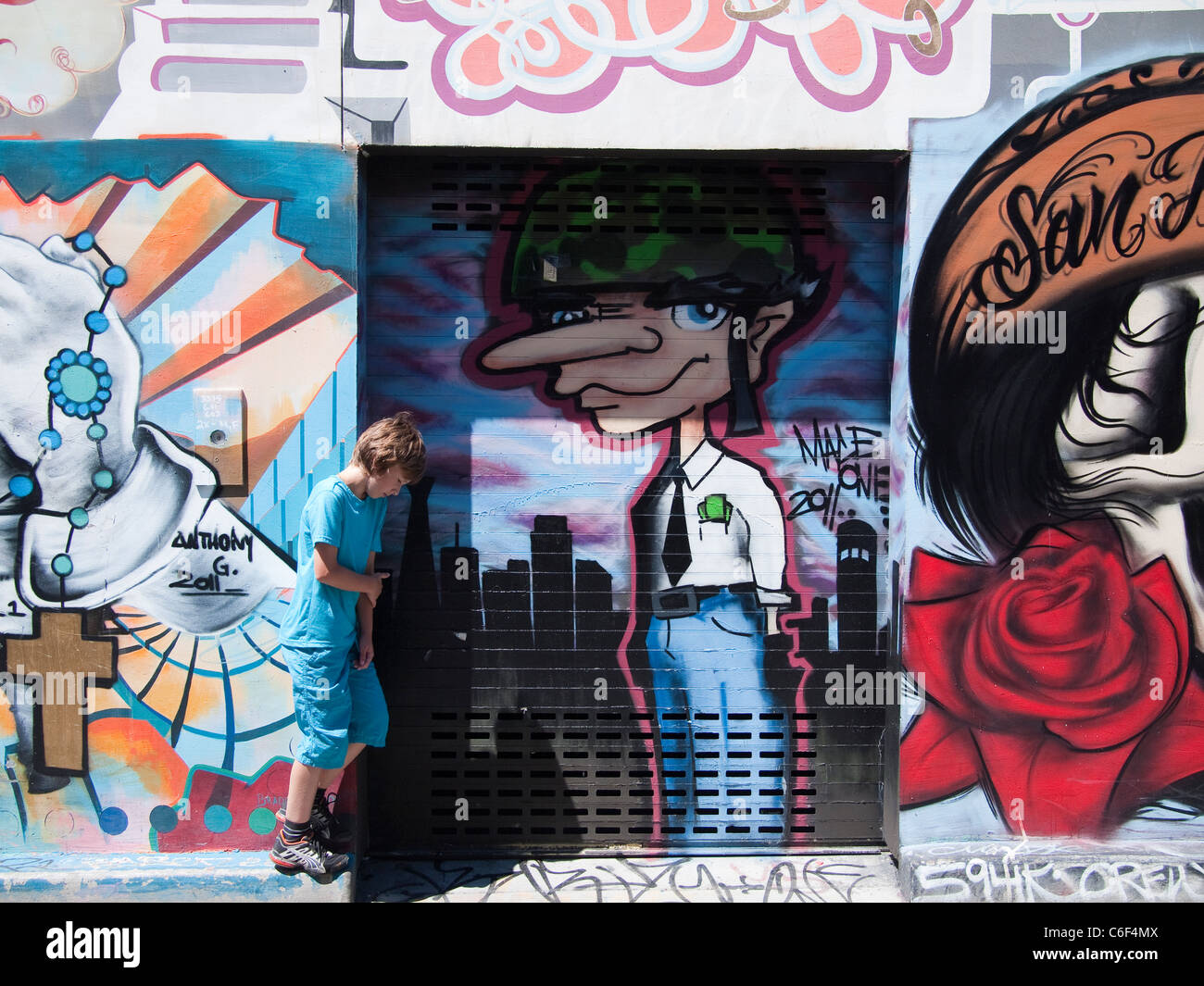 San francisco street art mission hi-res stock photography and images ...