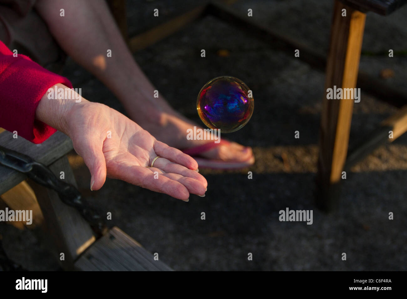 Hands catching light hi-res stock photography and images - Alamy