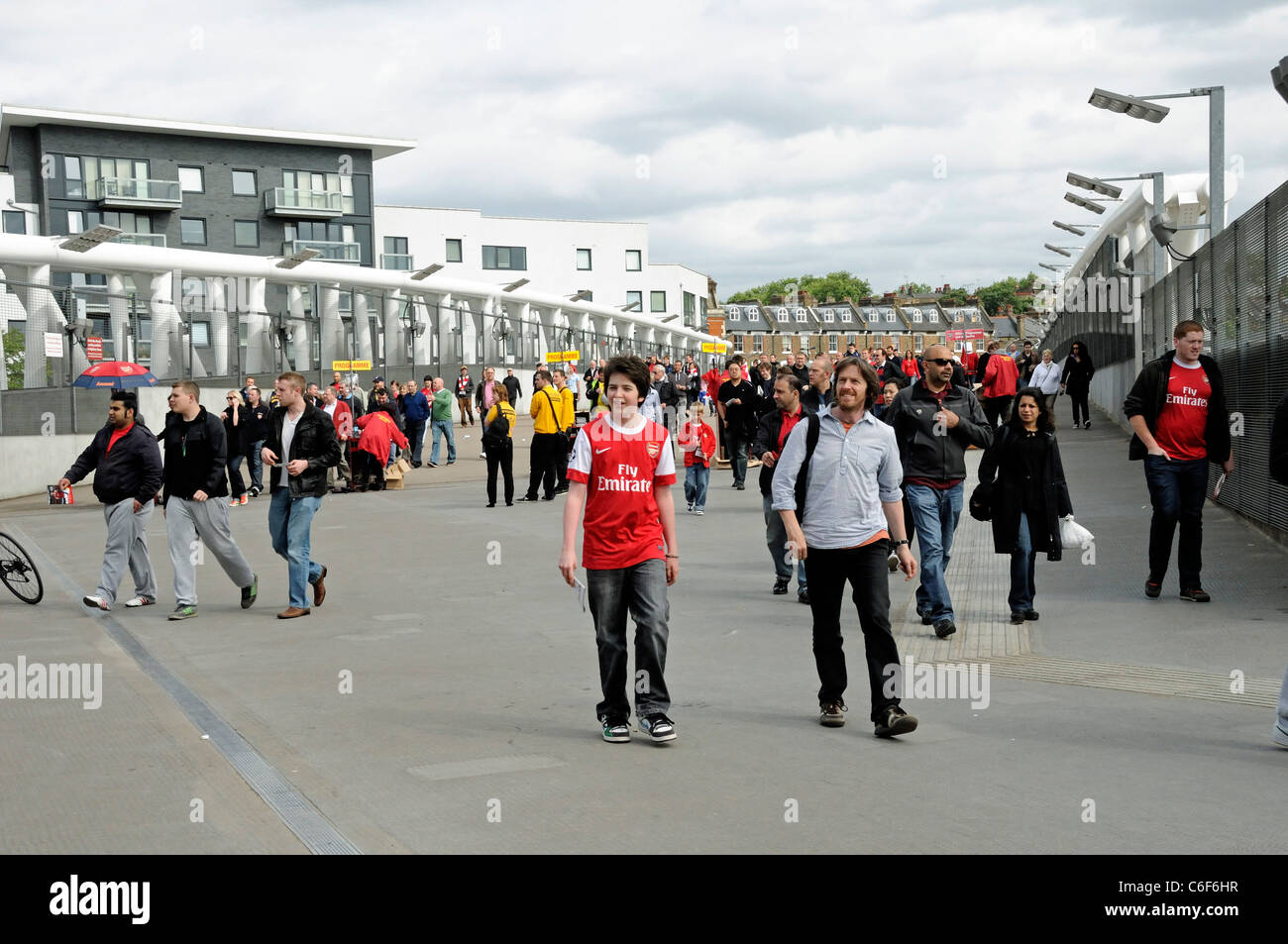 Arsenal fans hi-res stock photography and images - Alamy
