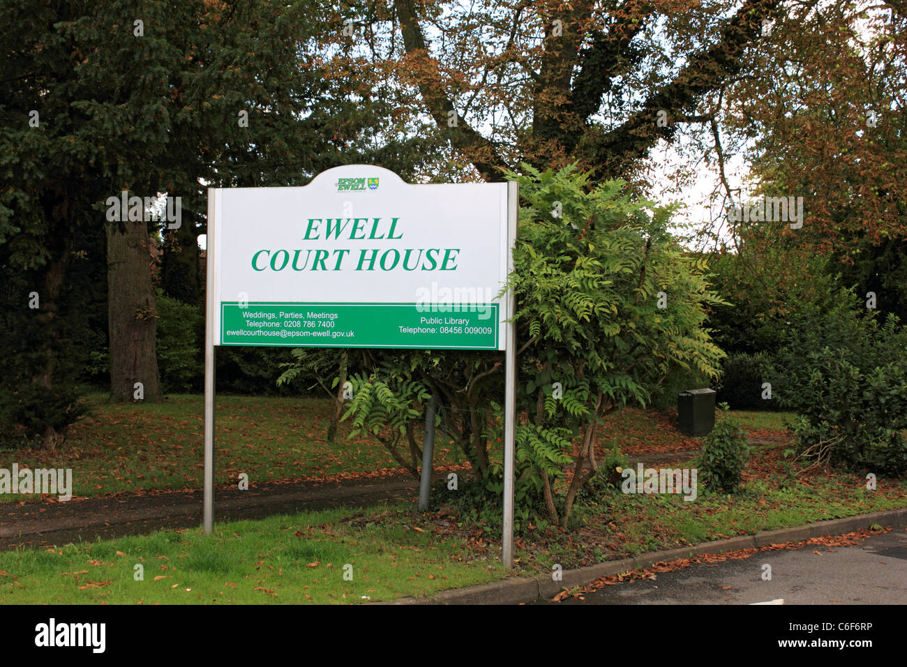 Court house sign hi-res stock photography and images - Alamy