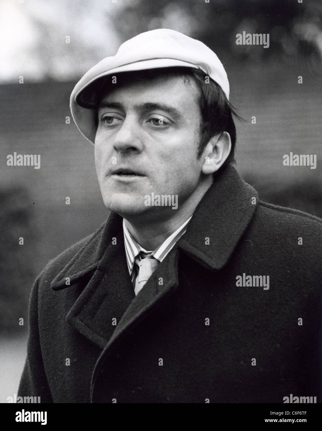 HARRY H. CORBETT (1925-1982) English actor in Steptoe and Son on BBC TV ...