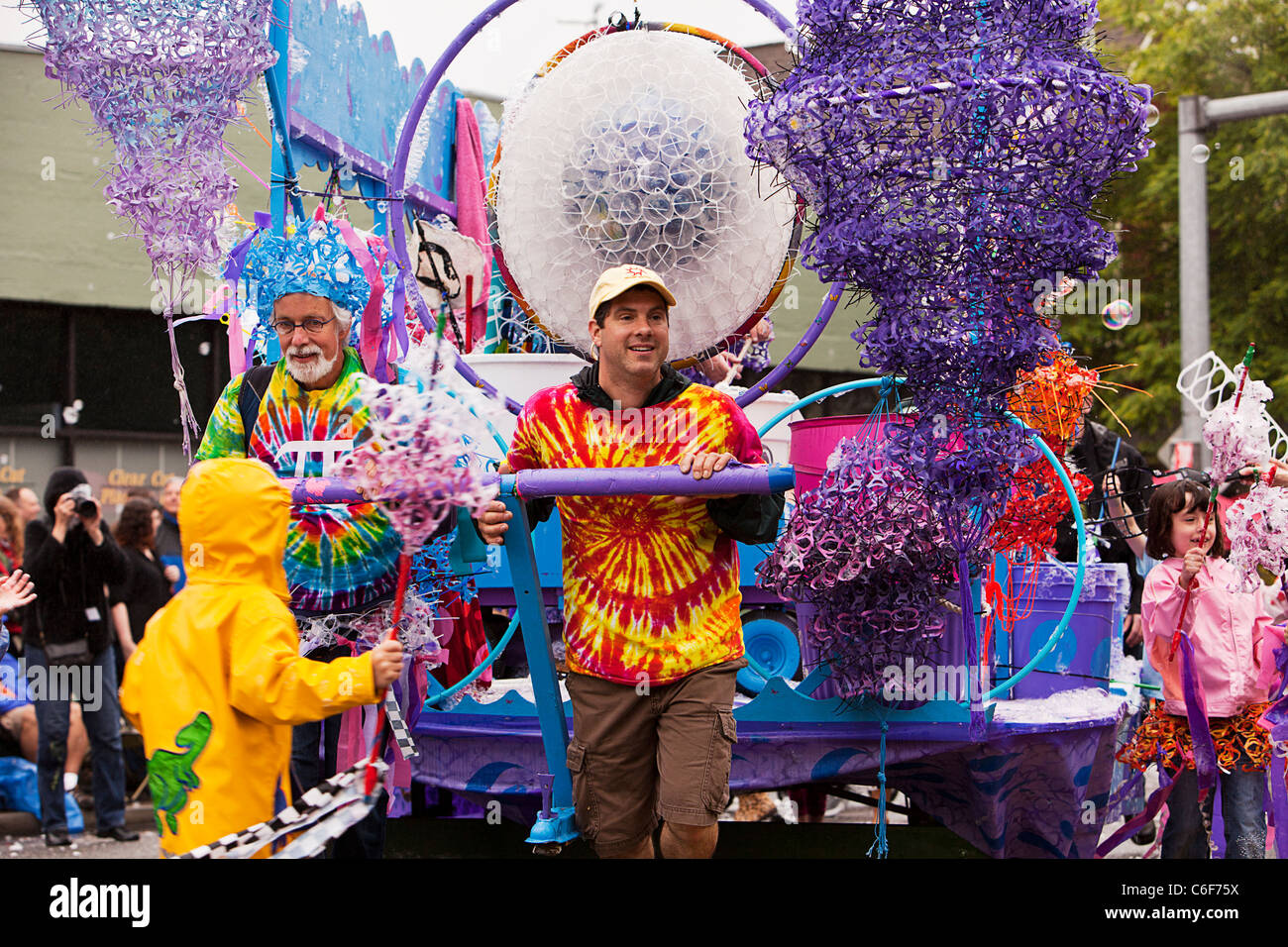 Colorful parade float hi-res stock photography and images - Alamy
