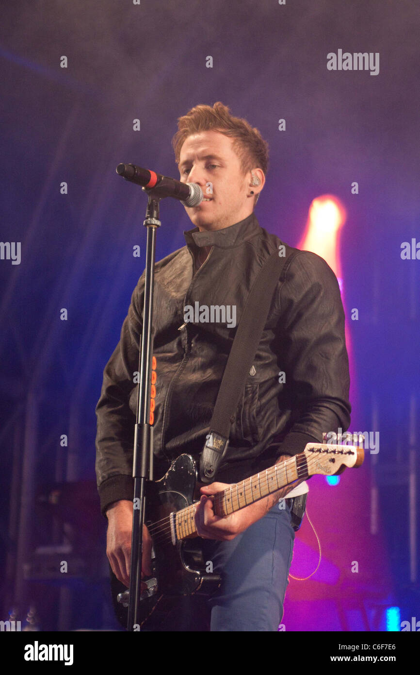 Danny Jones of McFly performing at the Jolly Day out on Hampton Court ...