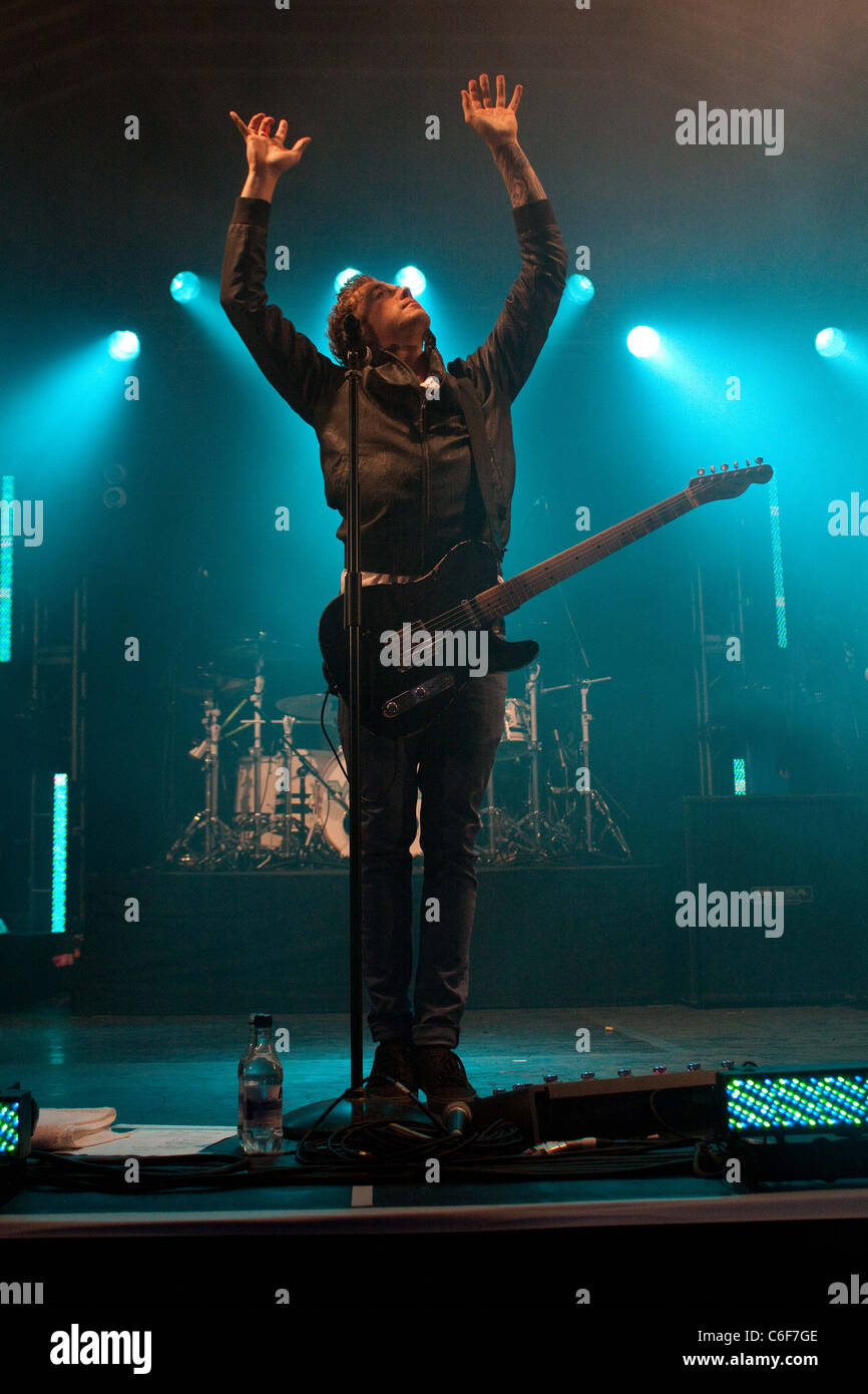 Danny Jones of McFly performing at the Jolly Day out on Hampton Court ...