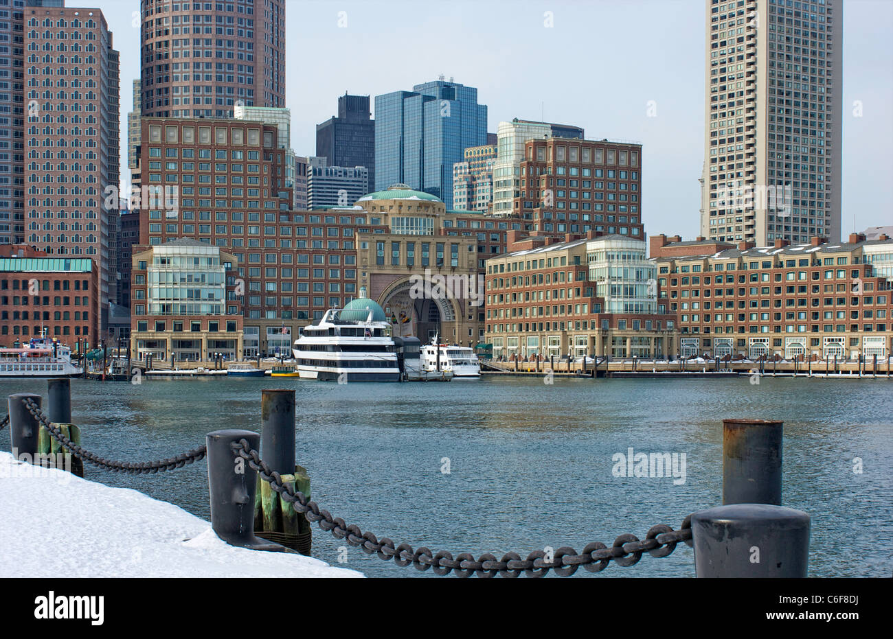 Ships docked in boston hi-res stock photography and images - Alamy