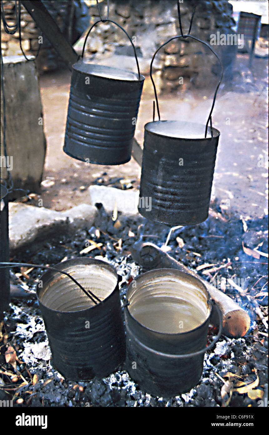 Boiling the billy hi-res stock photography and images - Alamy