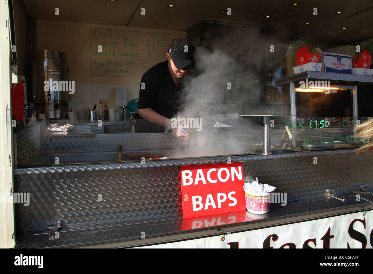 Fast food van hi-res stock photography and images - Alamy