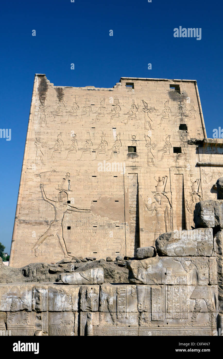 The Temple of Horus at Edfu Stock Photo - Alamy