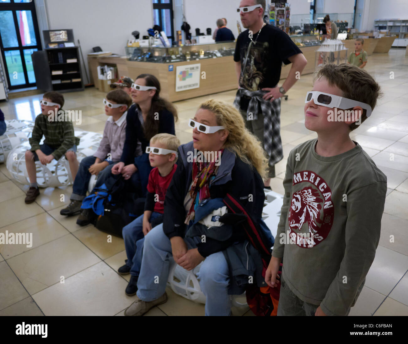 Visitors at museum hi-res stock photography and images - Alamy