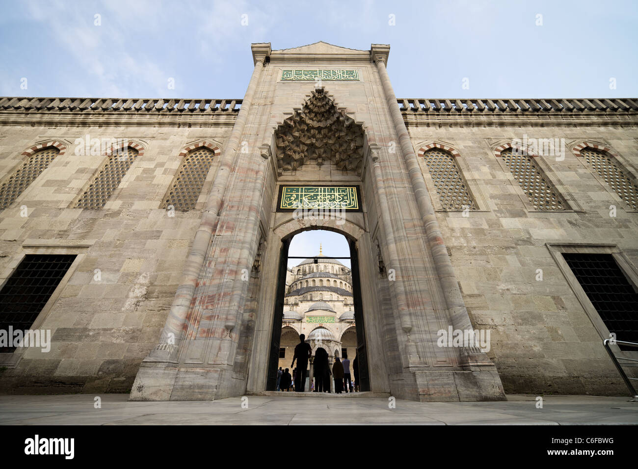 Entrance gate to mosque hi-res stock photography and images - Alamy