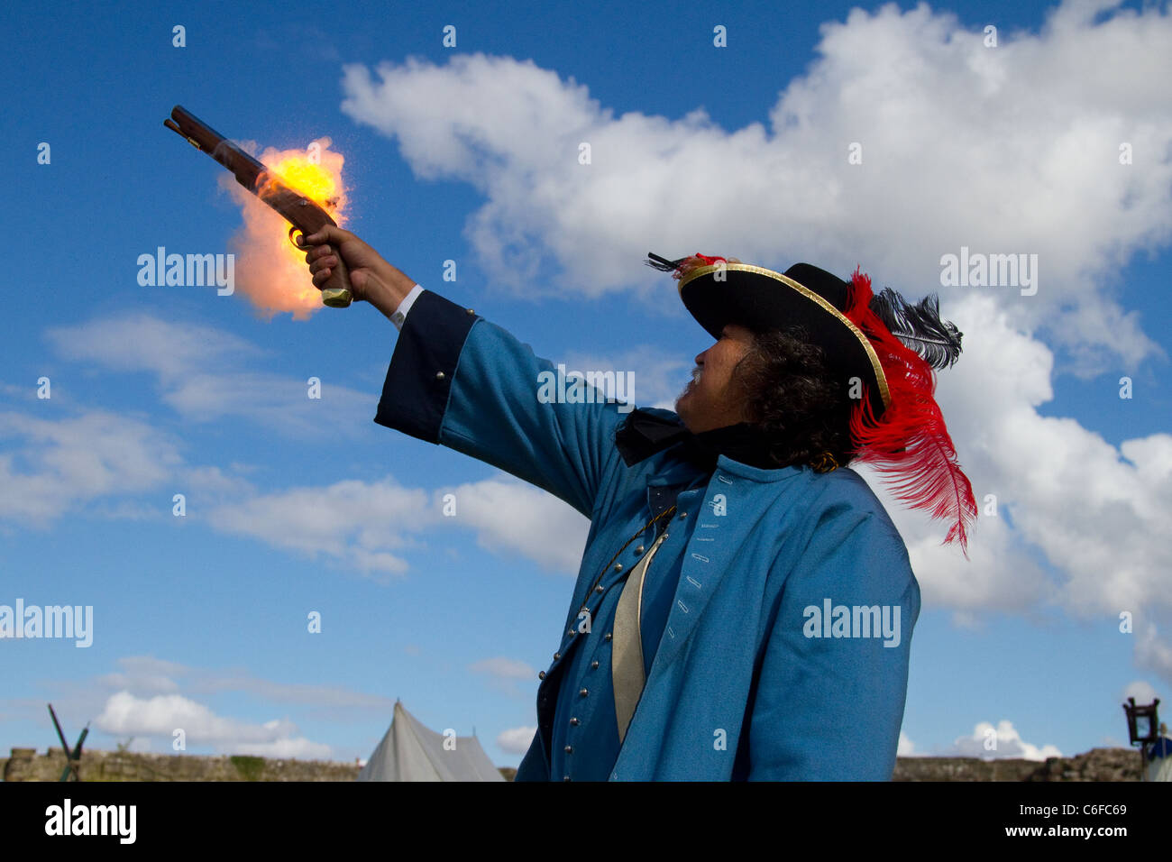 Highwayman firing Doglock pistol (MR), antique, pistol, gun, old ...
