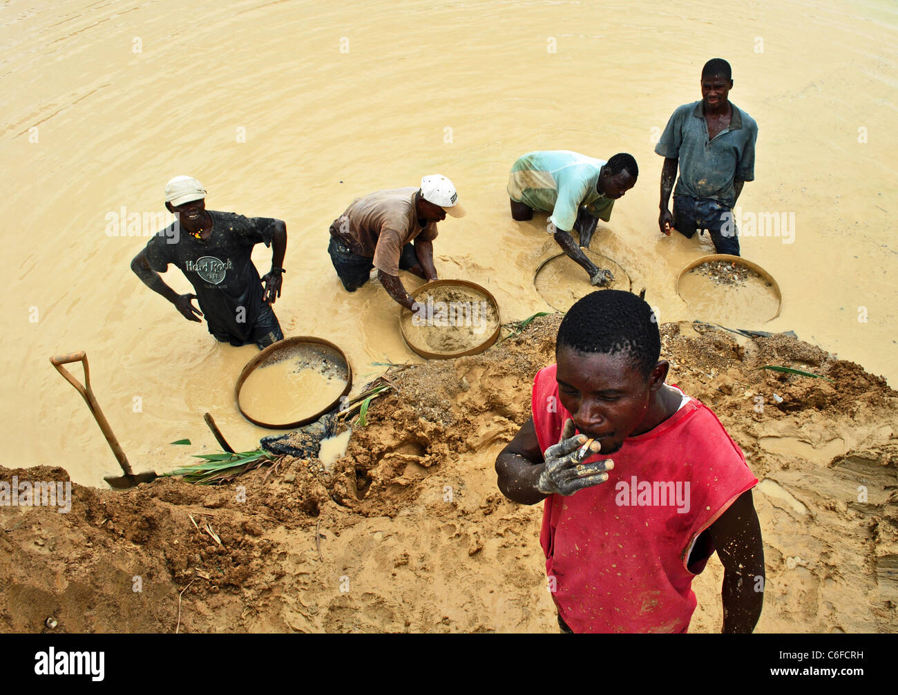 Working people smoking african hi-res stock photography and images - Alamy