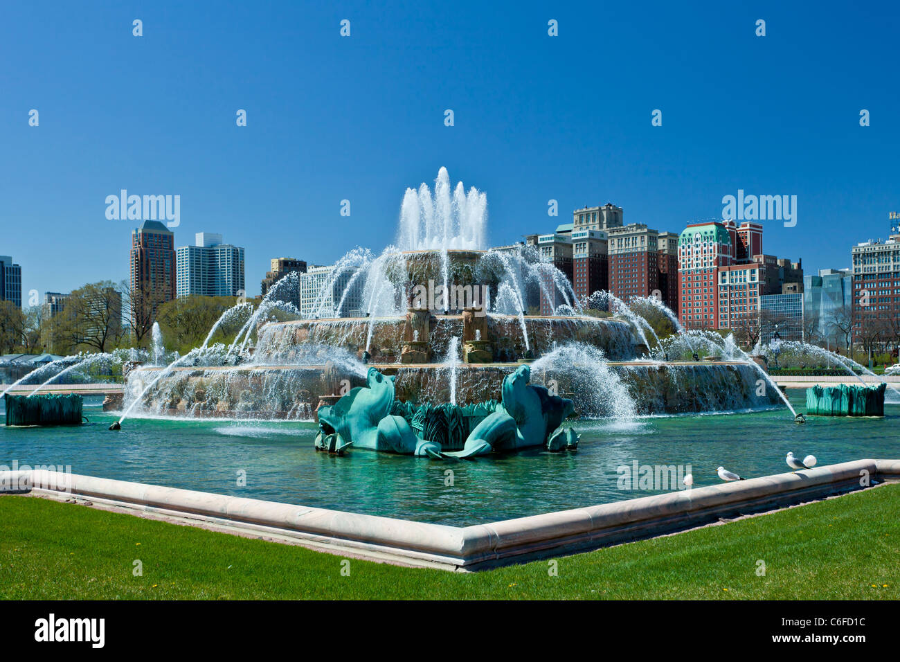 Buckingham memorial fountains hi-res stock photography and images - Alamy