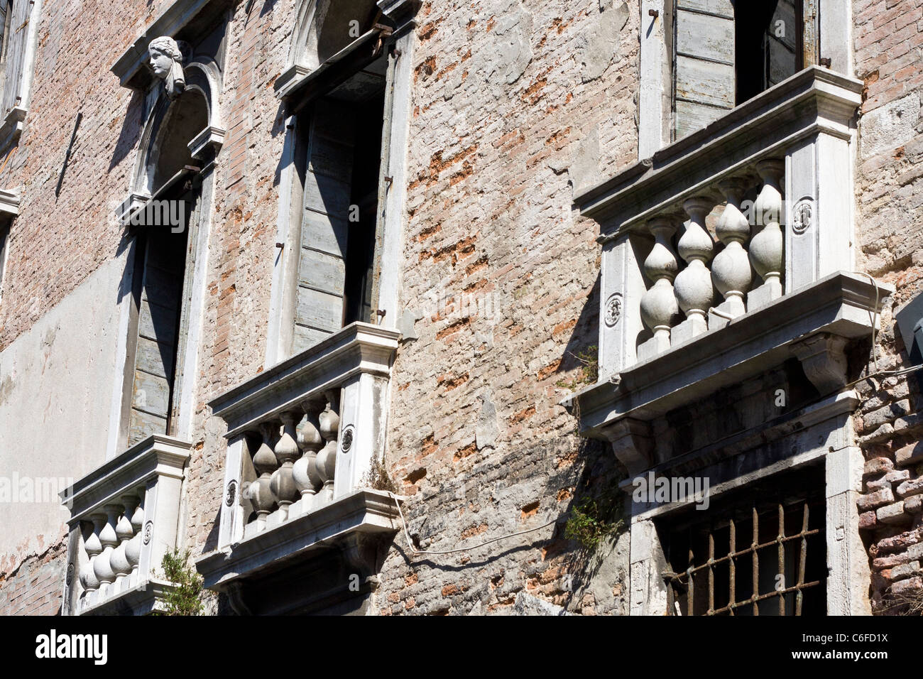 Venetian balcony hi-res stock photography and images - Alamy