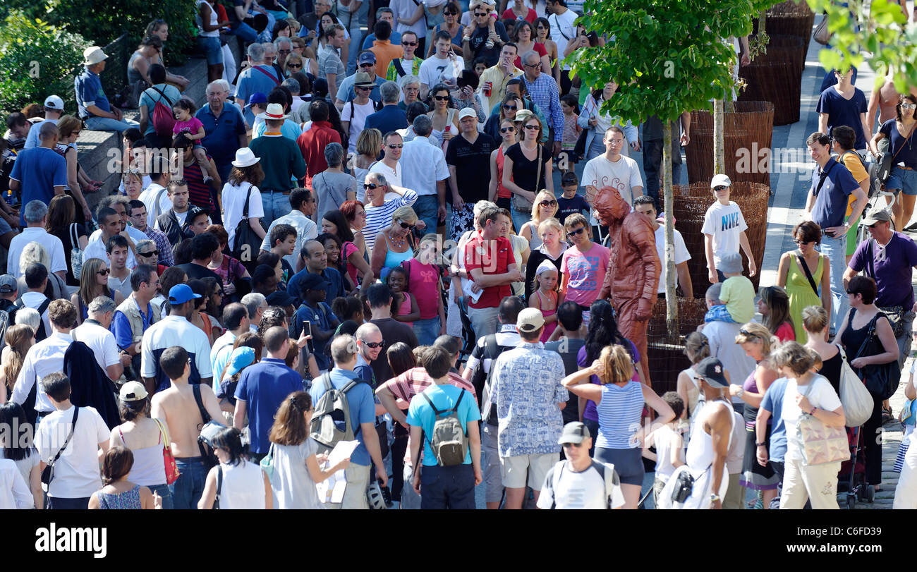Mime Artist Paris High Resolution Stock Photography and Images - Alamy