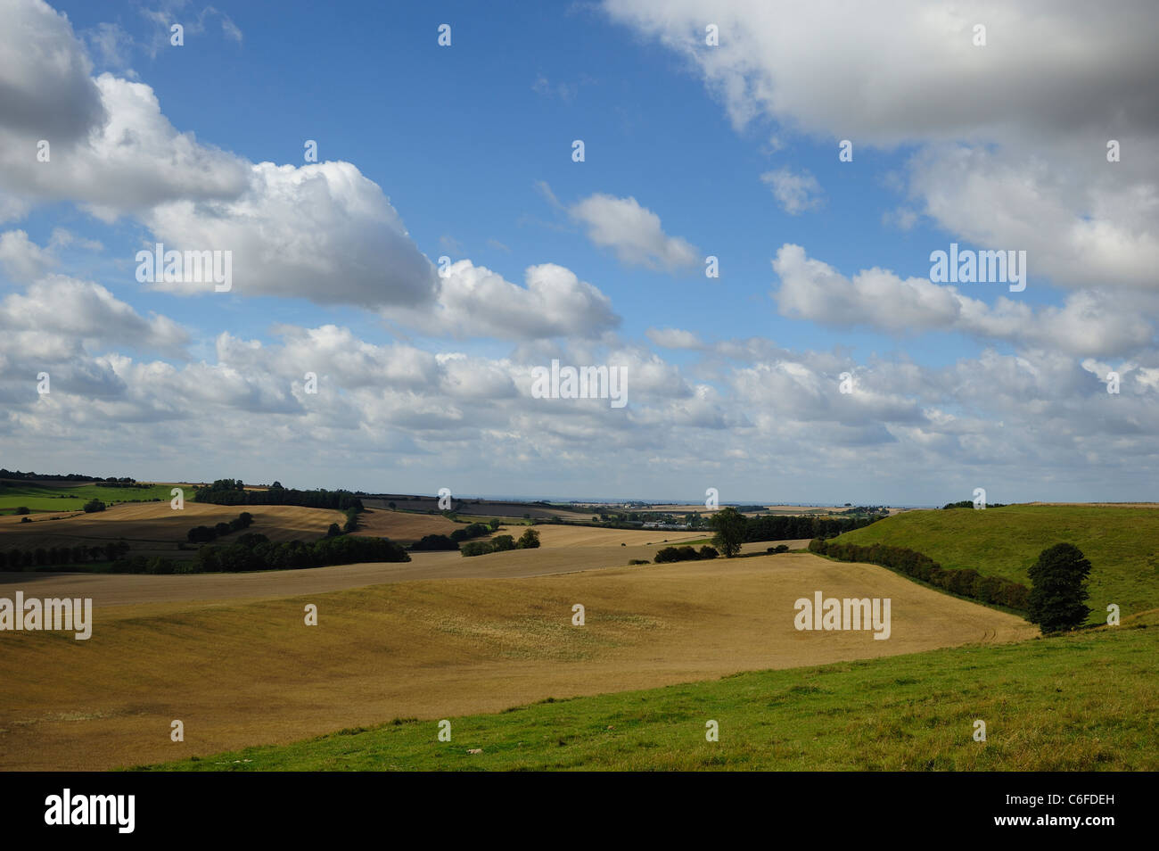 Field farm lincolnshire wolds hi-res stock photography and images - Alamy