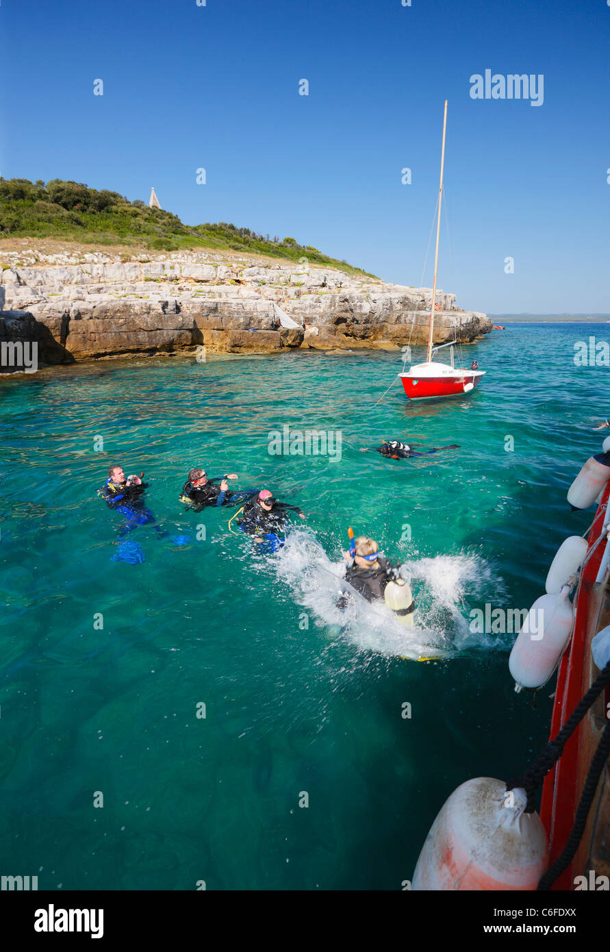 Female scuba divers hi-res stock photography and images - Alamy