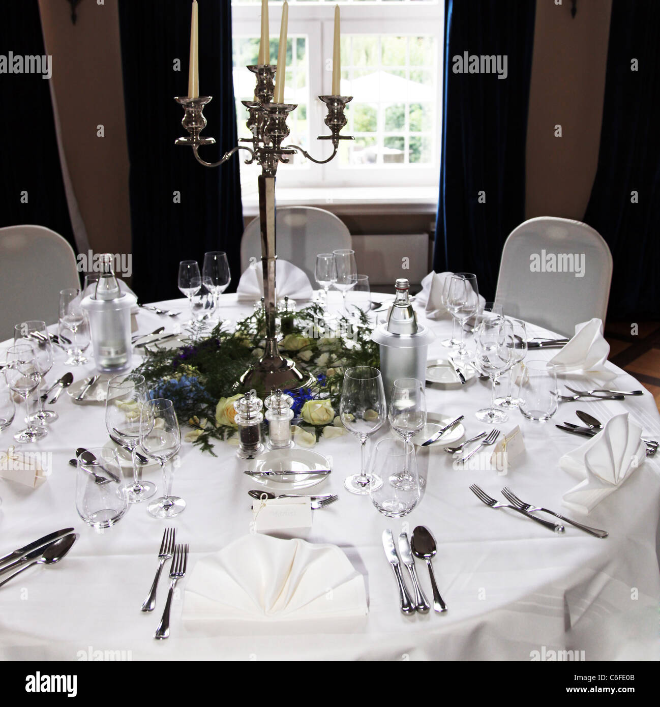 Elegant and festive decorated table - square Stock Photo - Alamy