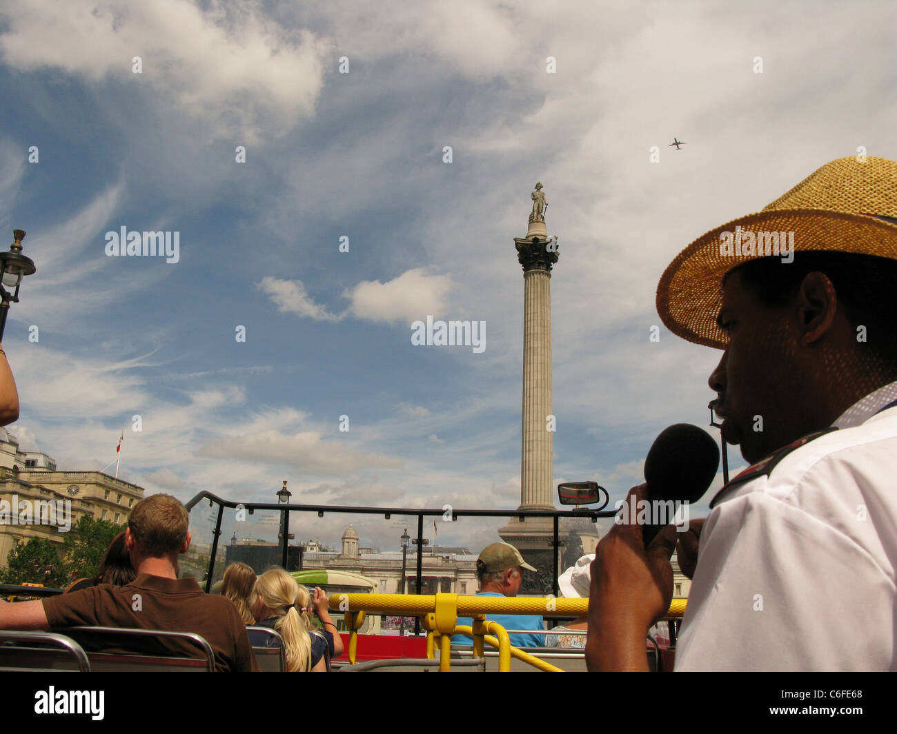 Tour guide bus hi-res stock photography and images - Alamy