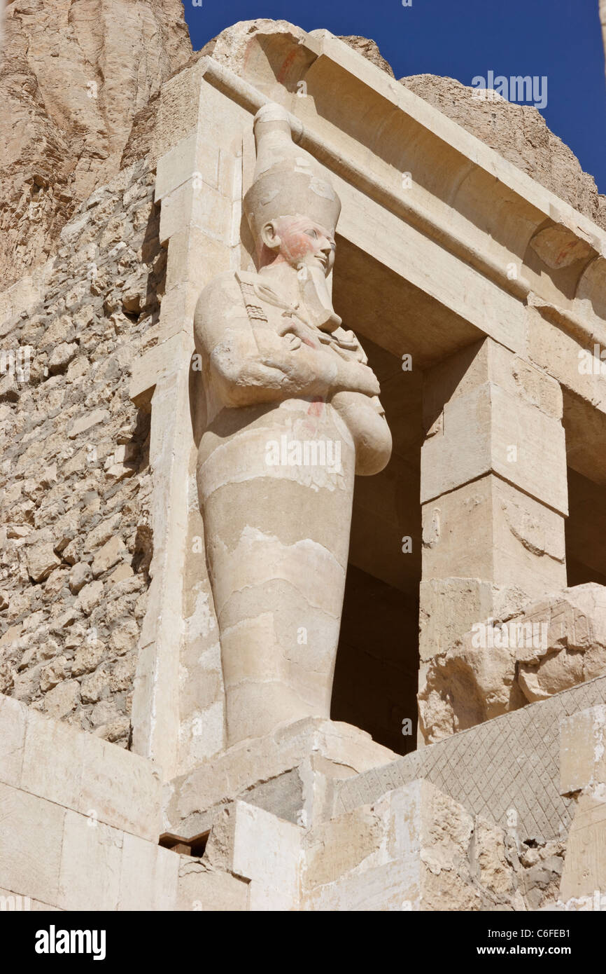 Statue of Orisis, Hatshepsut Temple, Luxor, Egypt Stock Photo - Alamy
