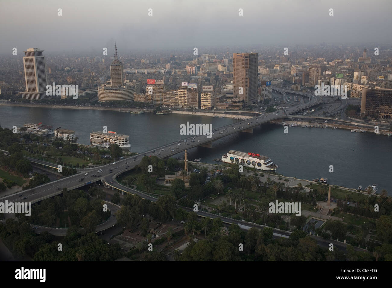 Cairo nile skyline hi-res stock photography and images - Alamy