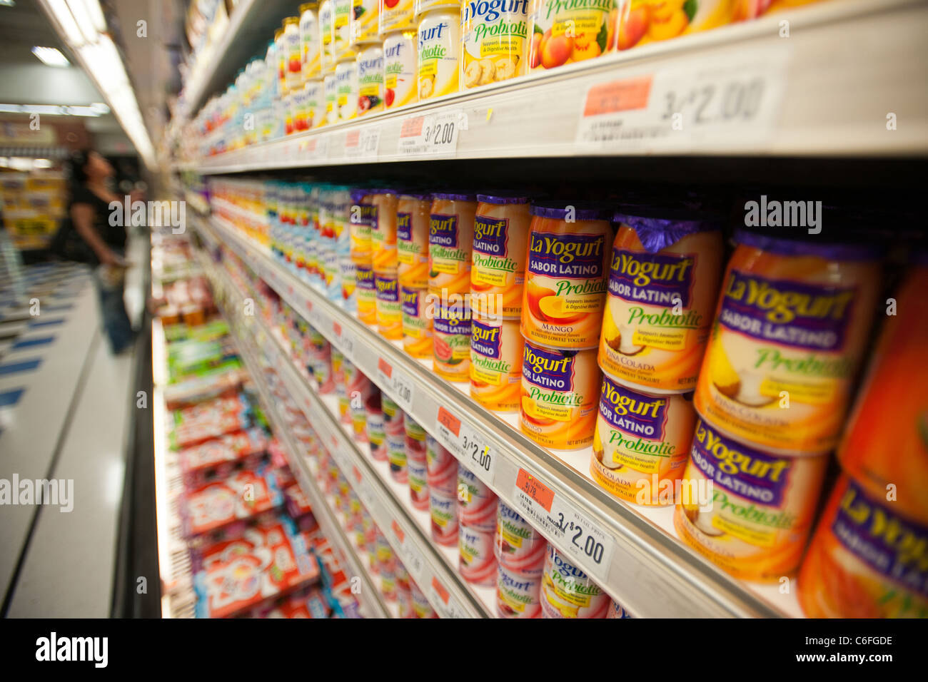 Yogurt Supermarket Stock Photos & Yogurt Supermarket Stock Images - Alamy