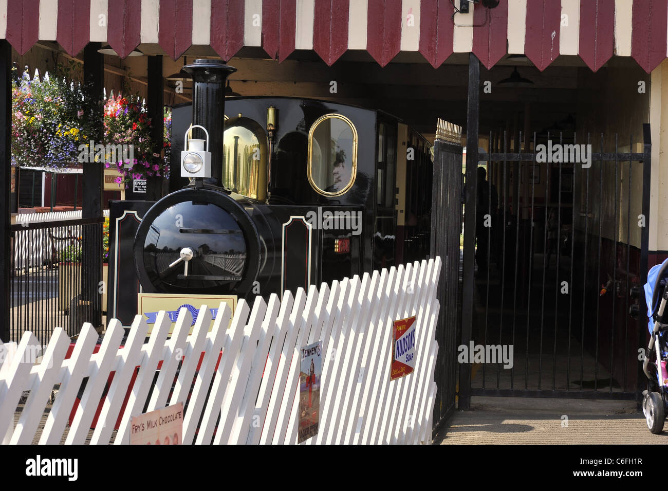 Miniature train ride hi-res stock photography and images - Alamy