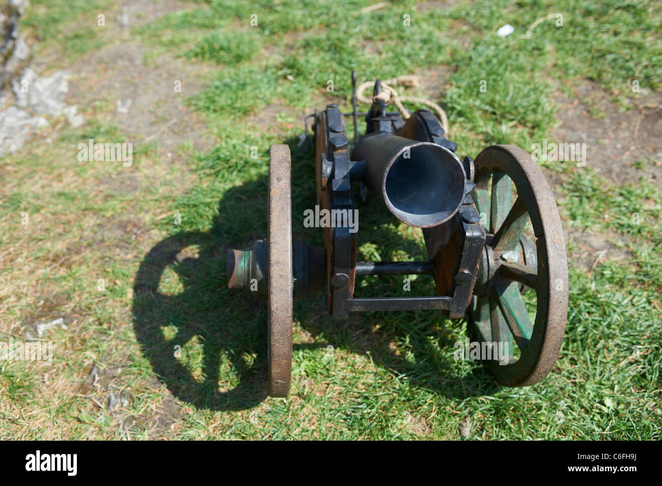 Old fashioned cannon hi-res stock photography and images - Alamy