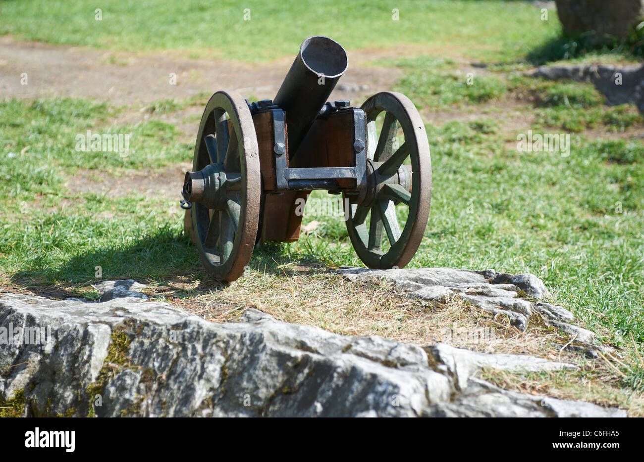 Old fashioned cannon hi-res stock photography and images - Alamy