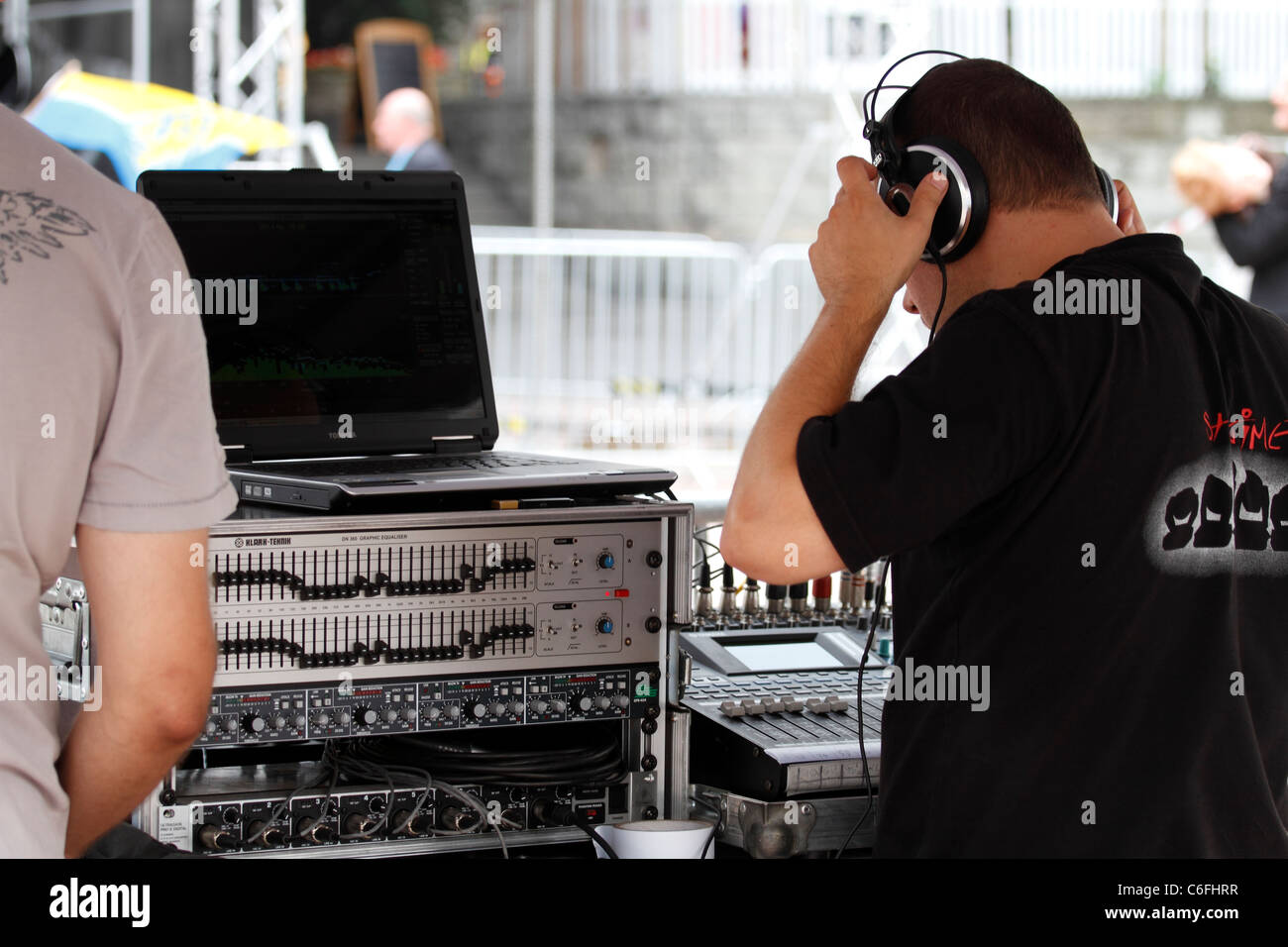 Sound connection hi-res stock photography and images - Alamy