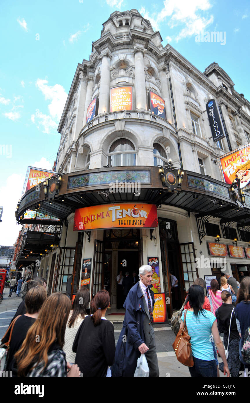 English theatres hi-res stock photography and images - Alamy