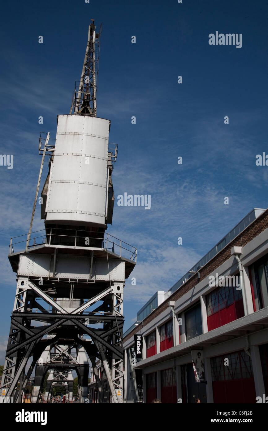Industrial crane bristol hi-res stock photography and images - Alamy