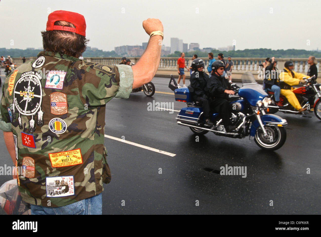 Riders in Rolling Thunder motorcycle ride to honor military veterans ...