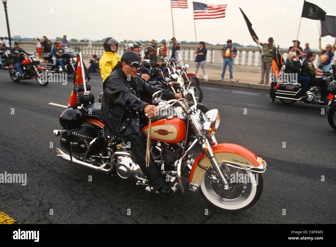 Riders in Rolling Thunder motorcycle ride to honor military veterans ...