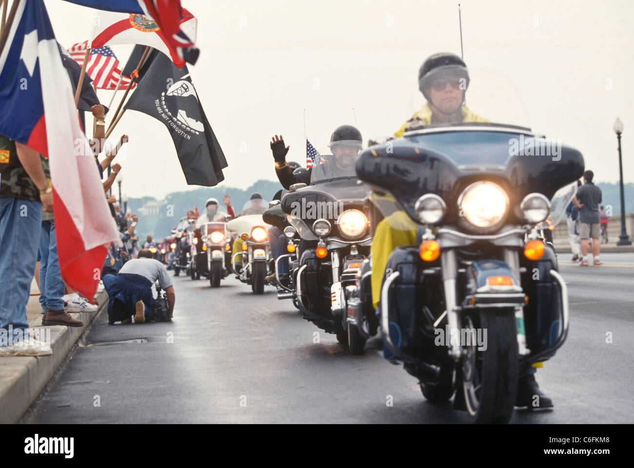 Riders in Rolling Thunder motorcycle ride to honor military veterans ...