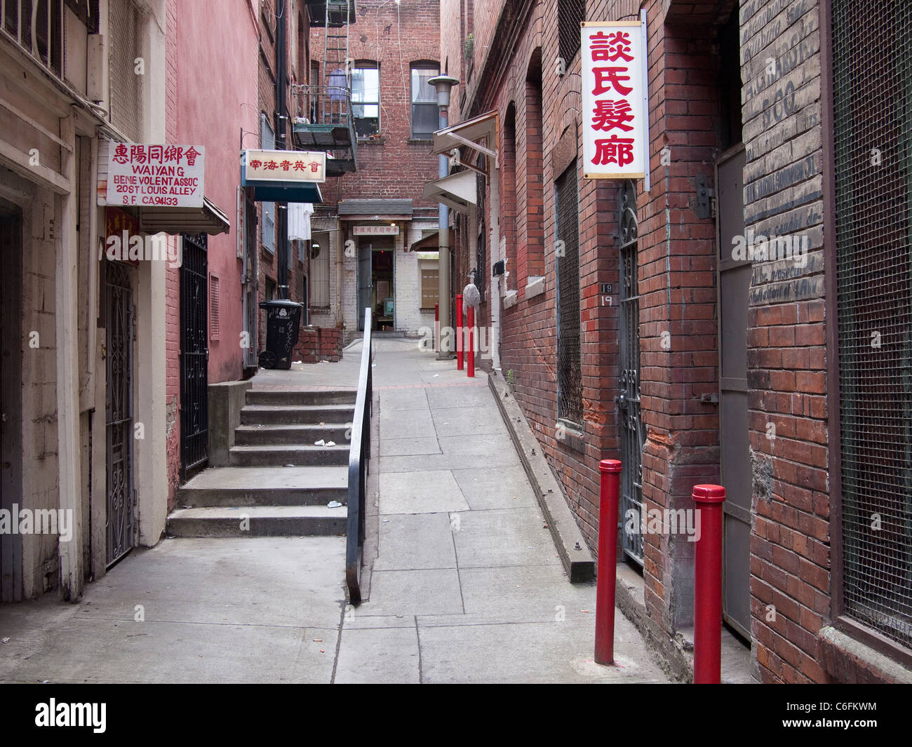 Alleyway, Chinatown, San Francisco Stock Photo - Alamy
