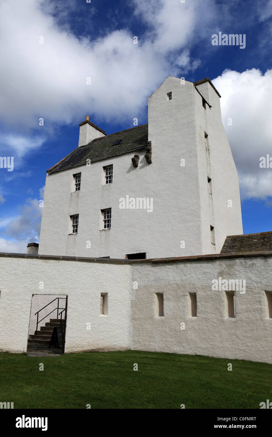 Corgarff castle 16th century tower hi-res stock photography and images ...