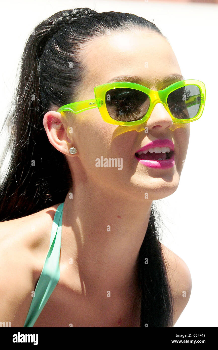 Katy Perry performs at the world premiere of the 2011 Volkswagen New ...