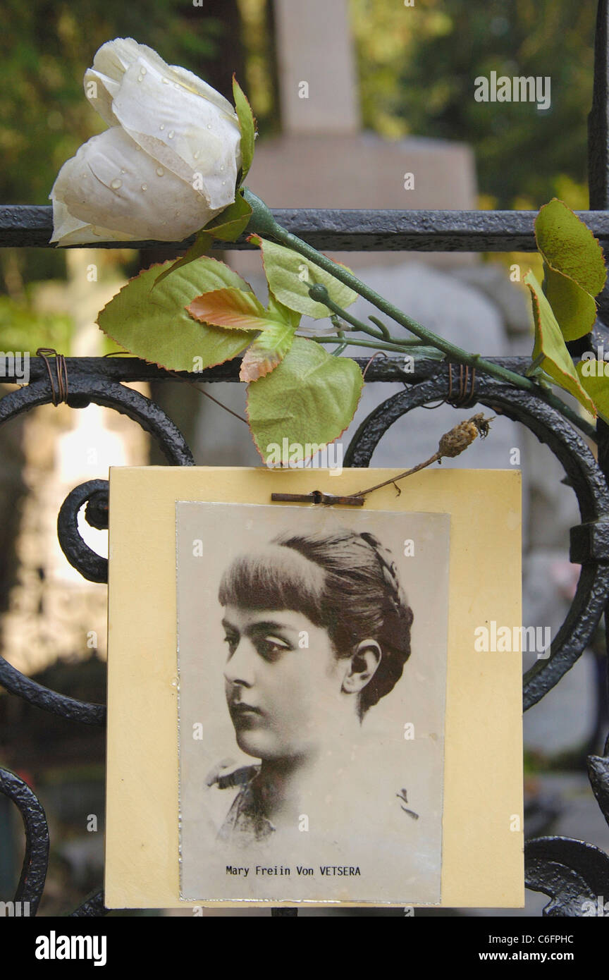 Mary Vetsera grave at the cemetery at Heiligenkreuz Stock Photo - Alamy