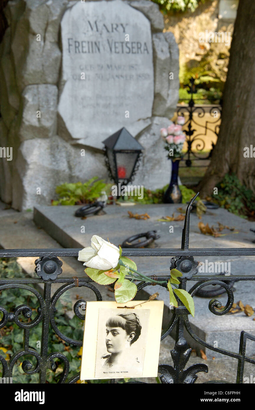 Mary Vetsera grave at the cemetery at Heiligenkreuz Stock Photo - Alamy