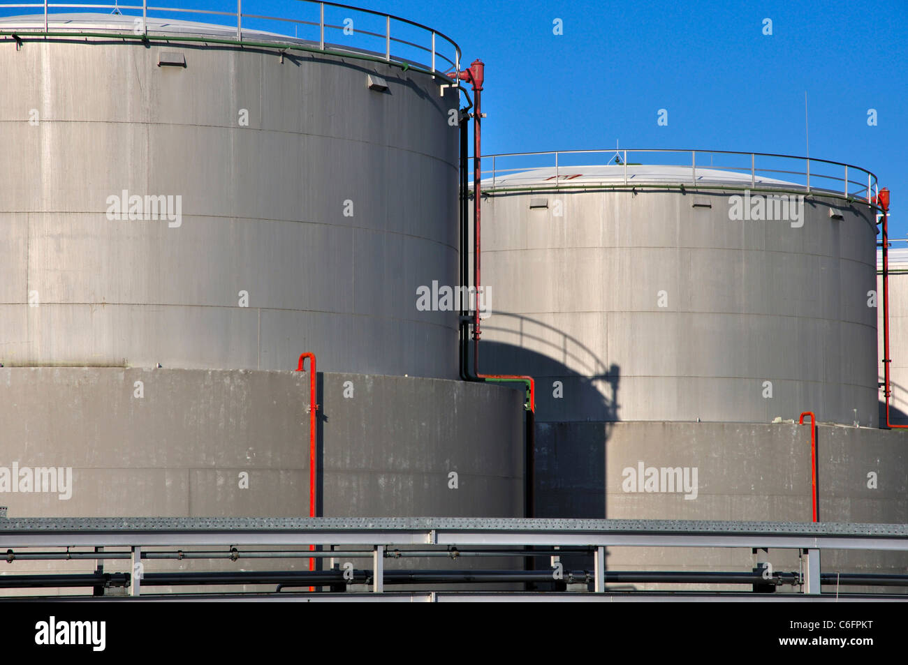 Oil depots hi-res stock photography and images - Alamy